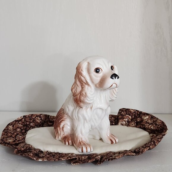 Accents | Vintage English Springer Spaniel Dog Statue With Dog Bed Rug ...
